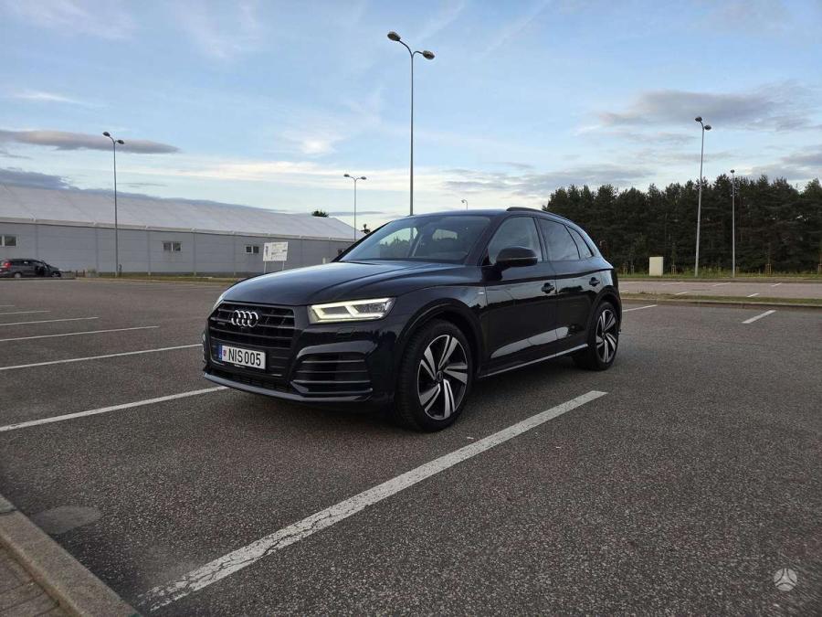 Zils Audi Q5 2018 Viļņa, ar dzinēja tilpumu 3.00 L un nobraukumu 222 tūkst. km par 22750 €, foto 1 vietnē AUTOMOTO.COM.LV