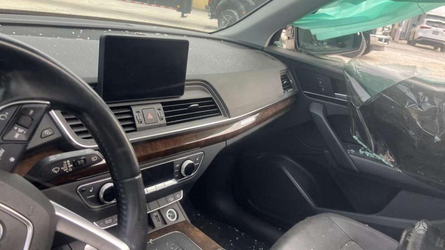 Синий Ауди Ку 5 2019 в Вильнюс, объемом двигателя 1.98 л и пробегом 190 тыс. км за 7950 €, фото 19 на AUTOMOTO.COM.LV