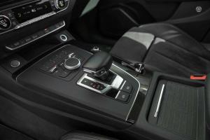 Blue Audi Q5 2019 in Vilnius, with an engine capacity of 1.98 L and mileage of 172 thousand km for 21950 €, photo 33 on AUTOMOTO.COM.LV