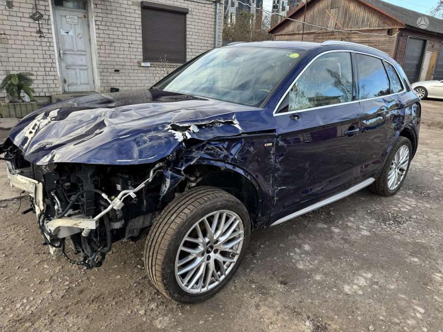 Blue Audi Q5 2020 in Kaunas, with an engine capacity of 1.97 L and mileage of 70 thousand km for 12950 €, photo 2 on AUTOMOTO.COM.LV