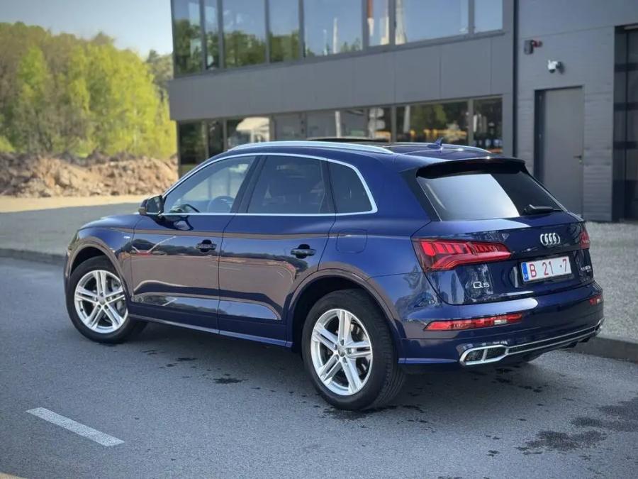 Blue Audi Q5 2020 in Jelgava, with an engine capacity of 2.00 L and mileage of 232 thousand km for 22500 €, photo 4 on AUTOMOTO.COM.LV