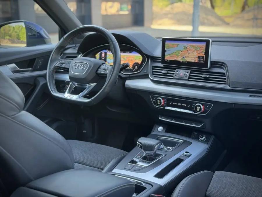Blue Audi Q5 2020 in Jelgava, with an engine capacity of 2.00 L and mileage of 232 thousand km for 22500 €, photo 16 on AUTOMOTO.COM.LV