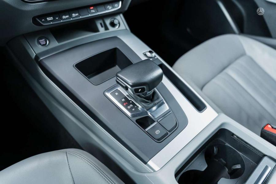 Zils Audi Q5 2021 Viļņa, ar dzinēja tilpumu 1.98 L un nobraukumu 88 tūkst. km par 25000 €, foto 28 vietnē AUTOMOTO.COM.LV