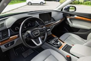 Zils Audi Q5 2021 Viļņa, ar dzinēja tilpumu 1.98 L un nobraukumu 68 tūkst. km par 28950 €, foto 12 vietnē AUTOMOTO.COM.LV