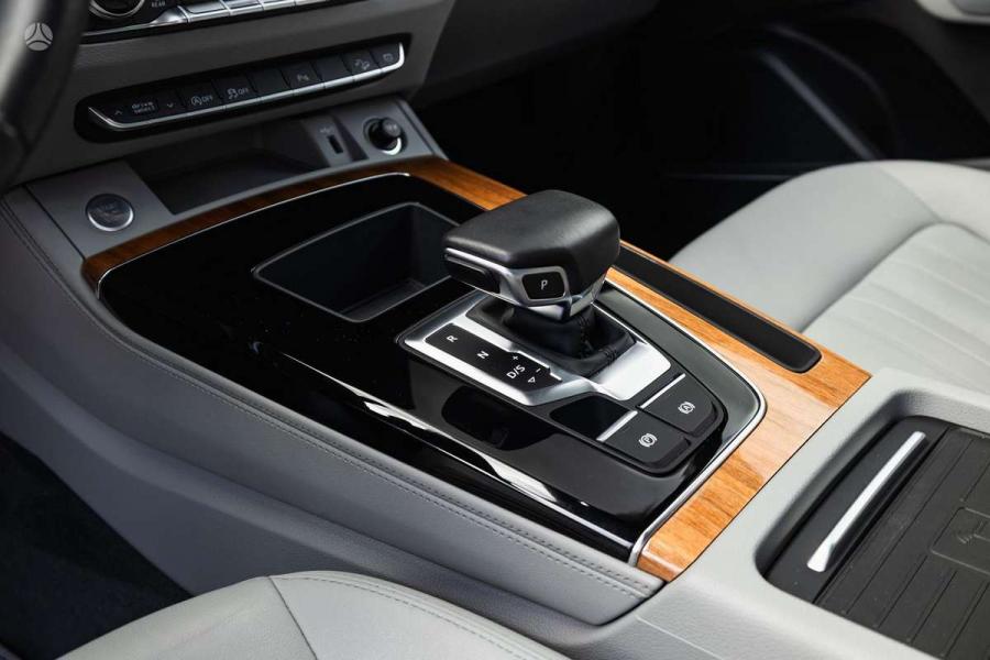 Zils Audi Q5 2021 Viļņa, ar dzinēja tilpumu 1.98 L un nobraukumu 68 tūkst. km par 28950 €, foto 13 vietnē AUTOMOTO.COM.LV