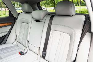 Zils Audi Q5 2021 Viļņa, ar dzinēja tilpumu 1.98 L un nobraukumu 68 tūkst. km par 28950 €, foto 16 vietnē AUTOMOTO.COM.LV