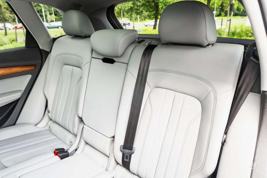 Zils Audi Q5 2021 Viļņa, ar dzinēja tilpumu 1.98 L un nobraukumu 68 tūkst. km par 28950 €, foto 16 vietnē AUTOMOTO.COM.LV