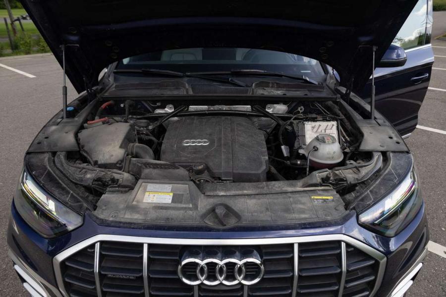 Zils Audi Q5 2021 Viļņa, ar dzinēja tilpumu 1.98 L un nobraukumu 68 tūkst. km par 28950 €, foto 24 vietnē AUTOMOTO.COM.LV
