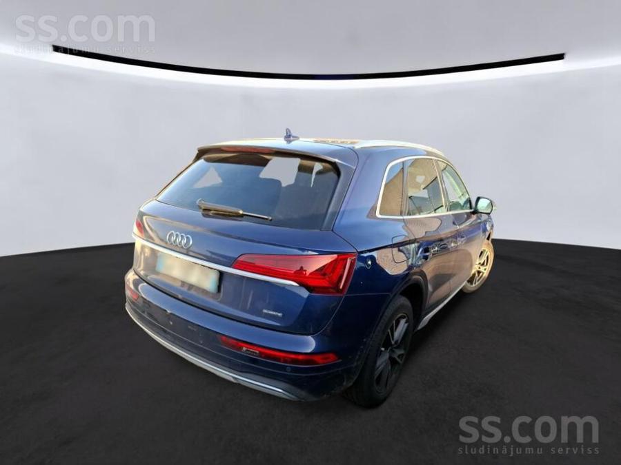 Blue Audi Q5 2022 in Jelgava, with an engine capacity of 2.00 L and mileage of 120 thousand km for 32900 €, photo 4 on AUTOMOTO.COM.LV