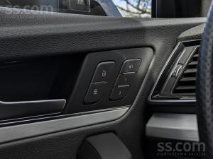 Zils Audi Q5 2022 Tukums, ar dzinēja tilpumu 2.00 L un nobraukumu 164 tūkst. km par 34990 €, foto 16 vietnē AUTOMOTO.COM.LV