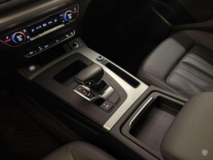 Blue Audi Q5 2022 in Marijampole, with an engine capacity of 1.98 L and mileage of 164 thousand km for 32850 €, photo 13 on AUTOMOTO.COM.LV
