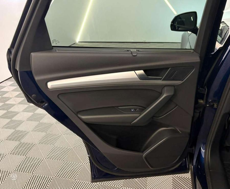 Blue Audi Q5 2022 in Marijampole, with an engine capacity of 1.98 L and mileage of 164 thousand km for 32850 €, photo 22 on AUTOMOTO.COM.LV