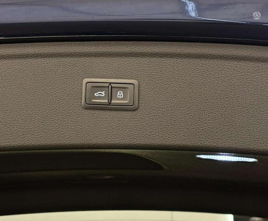 Blue Audi Q5 2022 in Marijampole, with an engine capacity of 1.98 L and mileage of 164 thousand km for 32850 €, photo 33 on AUTOMOTO.COM.LV