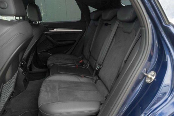 Blue Audi Q5 2022 in Vilnius, with an engine capacity of 2.00 L and mileage of 106 thousand km for 34050 €, photo 9 on AUTOMOTO.COM.LV