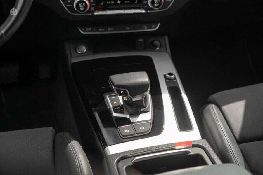 Blue Audi Q5 2022 in Vilnius, with an engine capacity of 2.00 L and mileage of 106 thousand km for 34050 €, photo 15 on AUTOMOTO.COM.LV