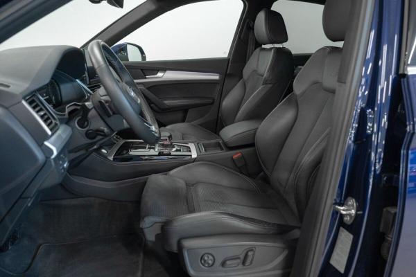 Blue Audi Q5 2022 in Vilnius, with an engine capacity of 2.00 L and mileage of 117 thousand km for 33900 €, photo 8 on AUTOMOTO.COM.LV