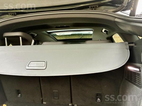 Blue Audi Q5 2022 in Riga, with an engine capacity of 2.00 L and mileage of 85 thousand km for 31000 €, photo 4 on AUTOMOTO.COM.LV