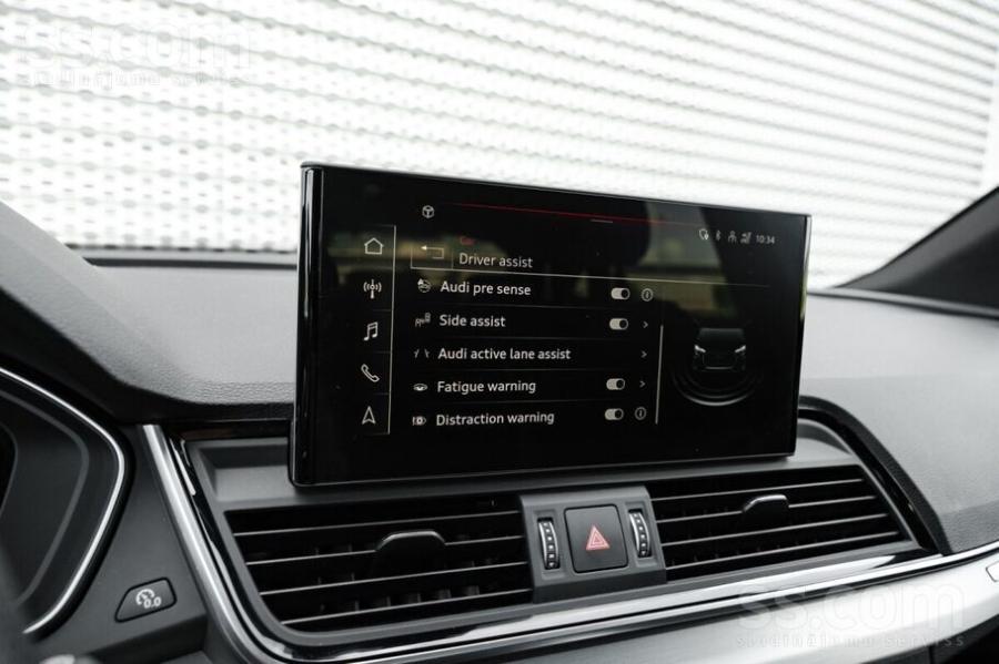 Zils Audi Q5 2024 Rīga, ar dzinēja tilpumu 2.00 L un nobraukumu 26 tūkst. km par 44850 €, foto 24 vietnē AUTOMOTO.COM.LV