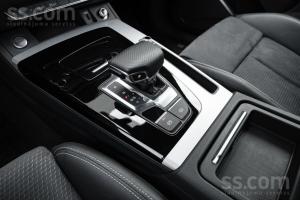 Zils Audi Q5 2024 Rīga, ar dzinēja tilpumu 2.00 L un nobraukumu 26 tūkst. km par 44850 €, foto 27 vietnē AUTOMOTO.COM.LV