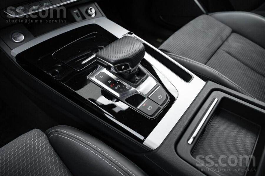 Zils Audi Q5 2024 Rīga, ar dzinēja tilpumu 2.00 L un nobraukumu 26 tūkst. km par 44850 €, foto 27 vietnē AUTOMOTO.COM.LV