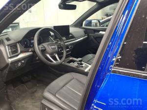 Blue Audi Q5 2025 in Riga, with an engine capacity of 3.00 L and mileage of 25 thousand km for 46500 €, photo 4 on AUTOMOTO.COM.LV