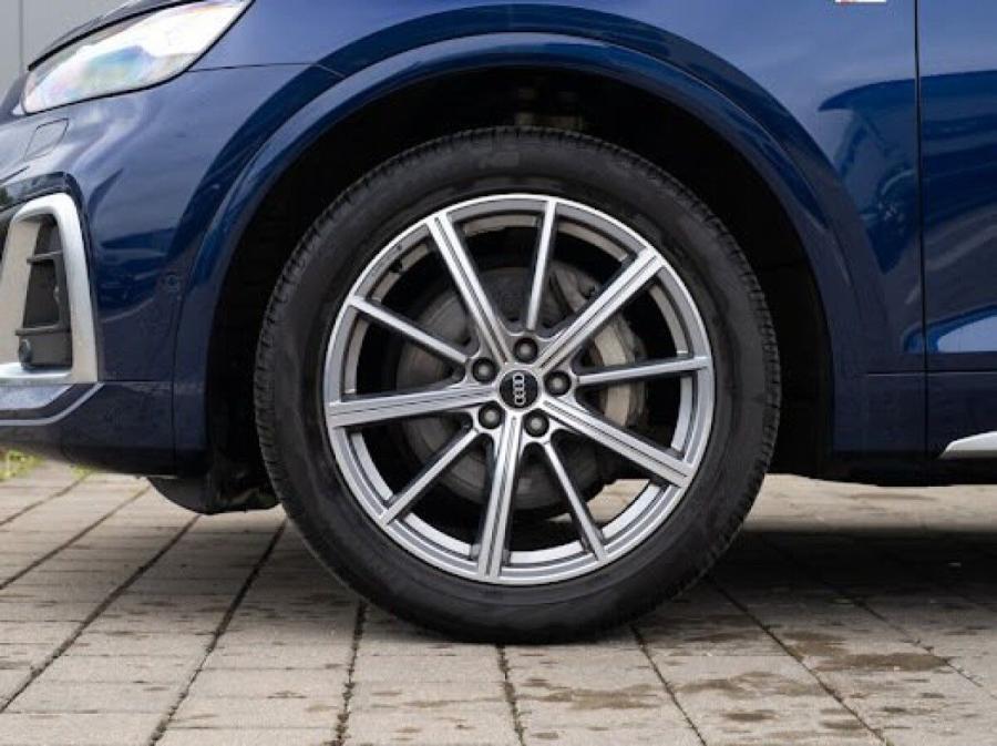 Blue Audi Q5 2025 in Vilnius, with an engine capacity of 2.00 L and mileage of 38 thousand km for 46750 €, photo 30 on AUTOMOTO.COM.LV