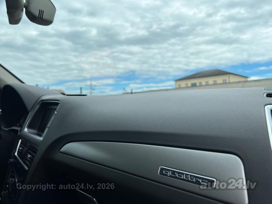 Zils Audi Q5 2010 Narva, ar dzinēja tilpumu 2.00 L un nobraukumu 278 tūkst. km par 5999 €, foto 31 vietnē AUTOMOTO.COM.LV