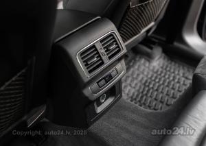 Blue Audi Q5 2017 in Tallinn, with an engine capacity of 2.00 L and mileage of 220 thousand km for 19900 €, photo 20 on AUTOMOTO.COM.LV