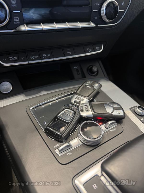 Zils Audi Q5 2018 Rakvere, ar dzinēja tilpumu 2.00 L un nobraukumu 198 tūkst. km par 19500 €, foto 8 vietnē AUTOMOTO.COM.LV