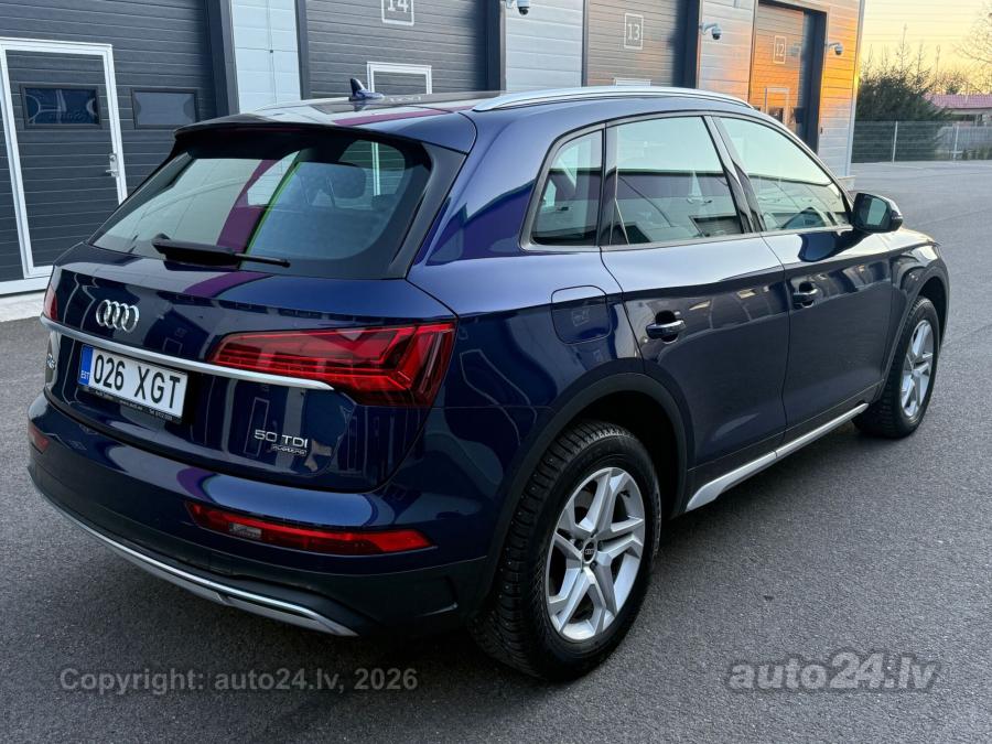 Blue Audi Q5 2022 in Tallinn, with an engine capacity of 3.00 L and mileage of 76 thousand km for 32990 €, photo 4 on AUTOMOTO.COM.LV
