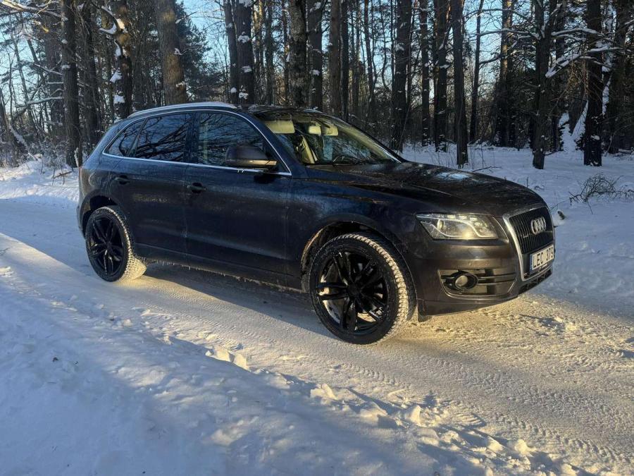 Brown Audi Q5 2009 in Moletai, with an engine capacity of 2.97 L and mileage of 345 thousand km for 6550 €, photo 1 on AUTOMOTO.COM.LV