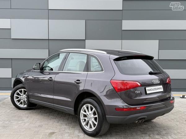 Brūns Audi Q5 2009 Panevēža, ar dzinēja tilpumu 2.00 L un nobraukumu 310 tūkst. km par 8200 €, foto 7 vietnē AUTOMOTO.COM.LV