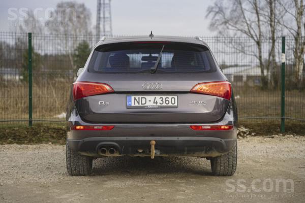 Brown Audi Q5 2009 in Riga, with an engine capacity of 2.00 L and mileage of 349 thousand km for 8990 €, photo 6 on AUTOMOTO.COM.LV