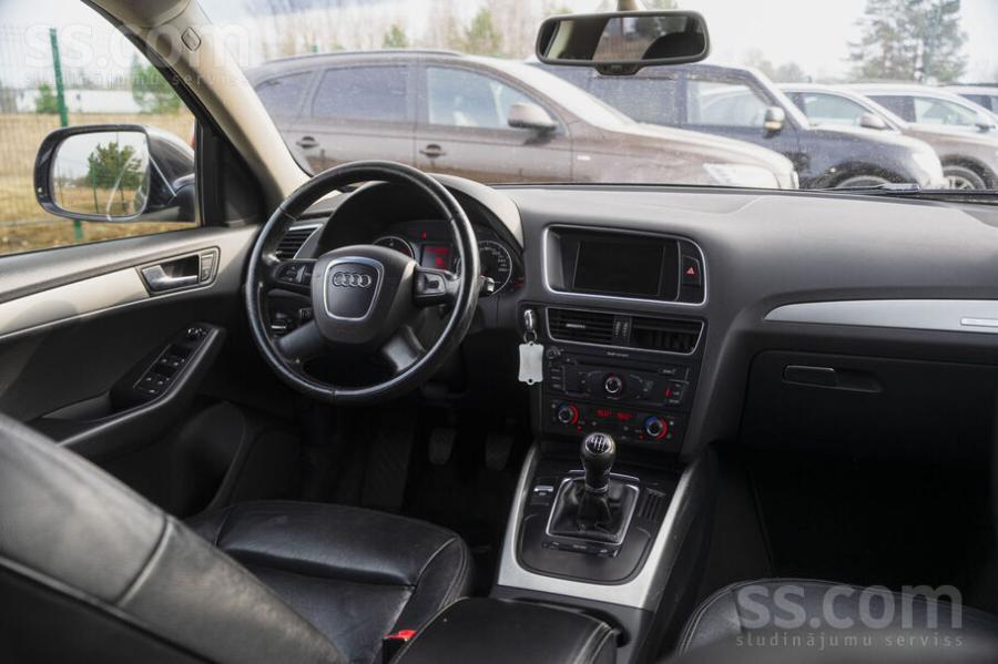 Brown Audi Q5 2009 in Riga, with an engine capacity of 2.00 L and mileage of 349 thousand km for 8990 €, photo 12 on AUTOMOTO.COM.LV