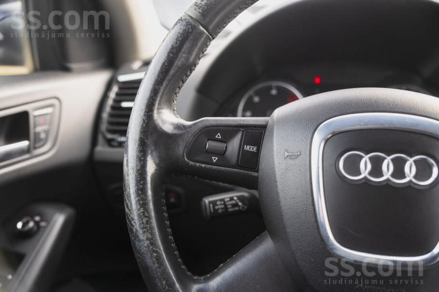Brown Audi Q5 2009 in Riga, with an engine capacity of 2.00 L and mileage of 349 thousand km for 8990 €, photo 14 on AUTOMOTO.COM.LV