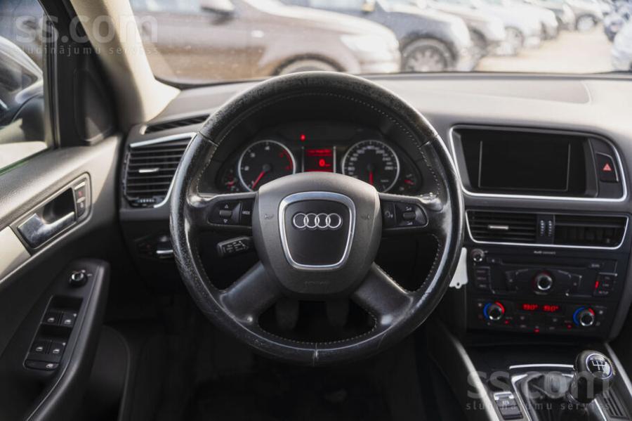 Brown Audi Q5 2009 in Riga, with an engine capacity of 2.00 L and mileage of 349 thousand km for 8990 €, photo 16 on AUTOMOTO.COM.LV