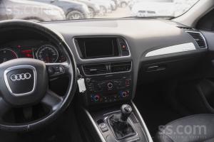 Brown Audi Q5 2009 in Riga, with an engine capacity of 2.00 L and mileage of 349 thousand km for 8990 €, photo 19 on AUTOMOTO.COM.LV