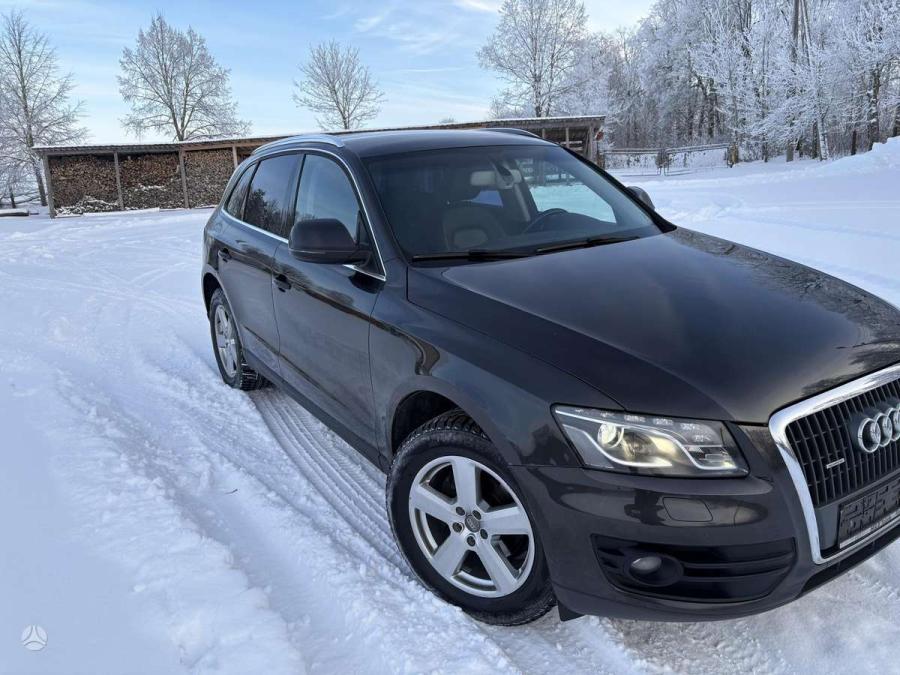 Brown Audi Q5 2010 in Kelme, with an engine capacity of 1.97 L and mileage of 284 thousand km for 8650 €, photo 3 on AUTOMOTO.COM.LV