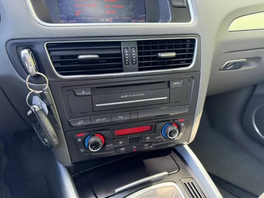 Brown Audi Q5 2010 in Rezekne, with an engine capacity of 3.00 L and mileage of 270 thousand km for 7000 €, photo 12 on AUTOMOTO.COM.LV