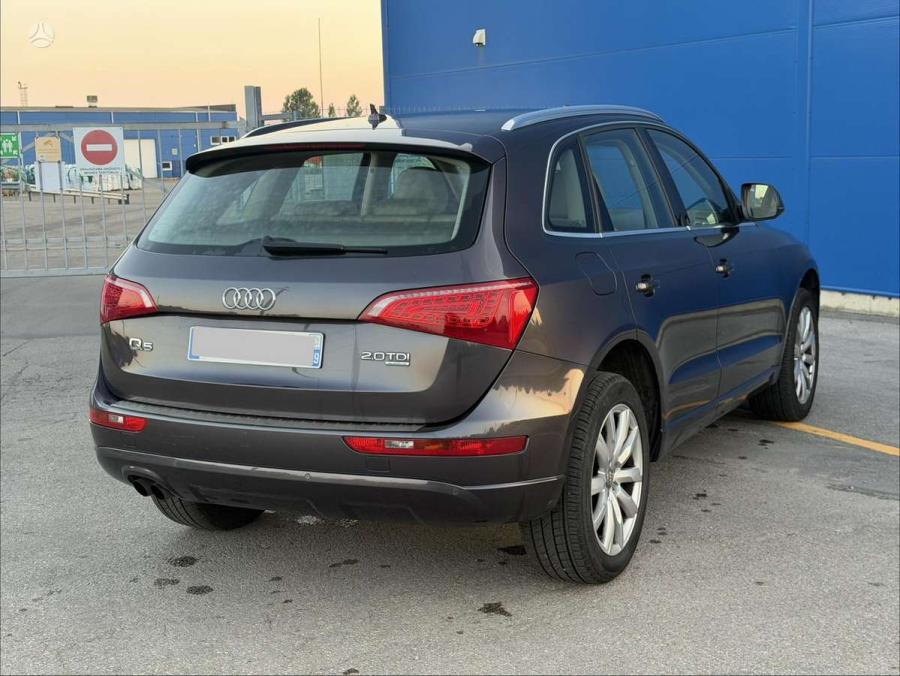 Brown Audi Q5 2010 in Taurage, with an engine capacity of 1.97 L and mileage of 239 thousand km for 8000 €, photo 6 on AUTOMOTO.COM.LV