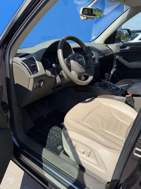 Brown Audi Q5 2010 in Taurage, with an engine capacity of 1.97 L and mileage of 239 thousand km for 8000 €, photo 6 on AUTOMOTO.COM.LV