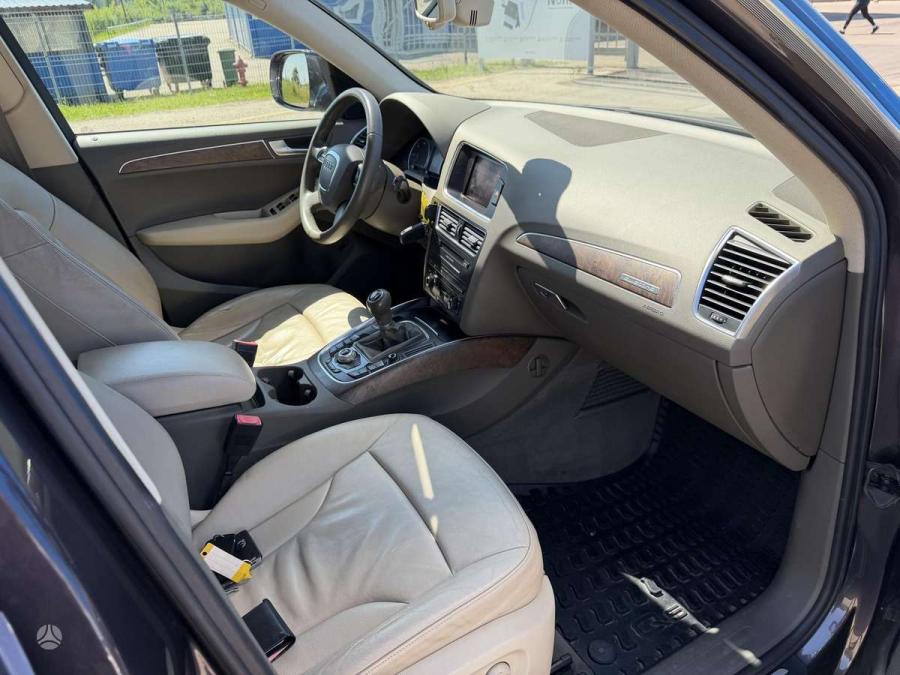 Brown Audi Q5 2010 in Taurage, with an engine capacity of 1.97 L and mileage of 239 thousand km for 8000 €, photo 13 on AUTOMOTO.COM.LV