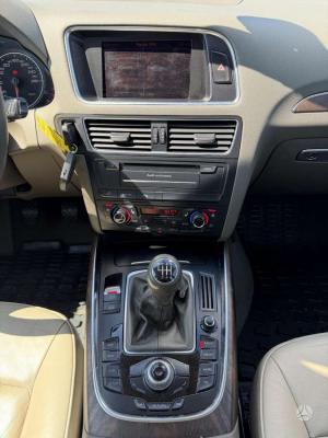 Brown Audi Q5 2010 in Taurage, with an engine capacity of 1.97 L and mileage of 239 thousand km for 8000 €, photo 15 on AUTOMOTO.COM.LV