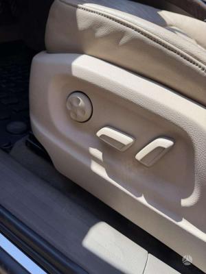 Brown Audi Q5 2010 in Taurage, with an engine capacity of 1.97 L and mileage of 239 thousand km for 8000 €, photo 17 on AUTOMOTO.COM.LV
