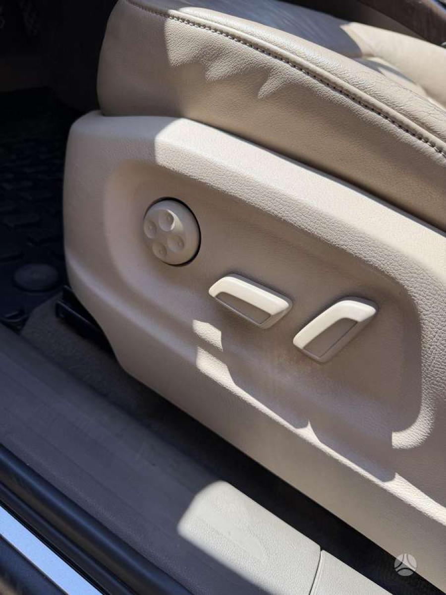 Brown Audi Q5 2010 in Taurage, with an engine capacity of 1.97 L and mileage of 239 thousand km for 8000 €, photo 17 on AUTOMOTO.COM.LV