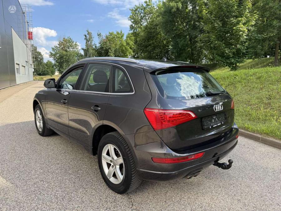 Brūns Audi Q5 2010 Alīta, ar dzinēja tilpumu 2.00 L un nobraukumu 285 tūkst. km par 8100 €, foto 4 vietnē AUTOMOTO.COM.LV