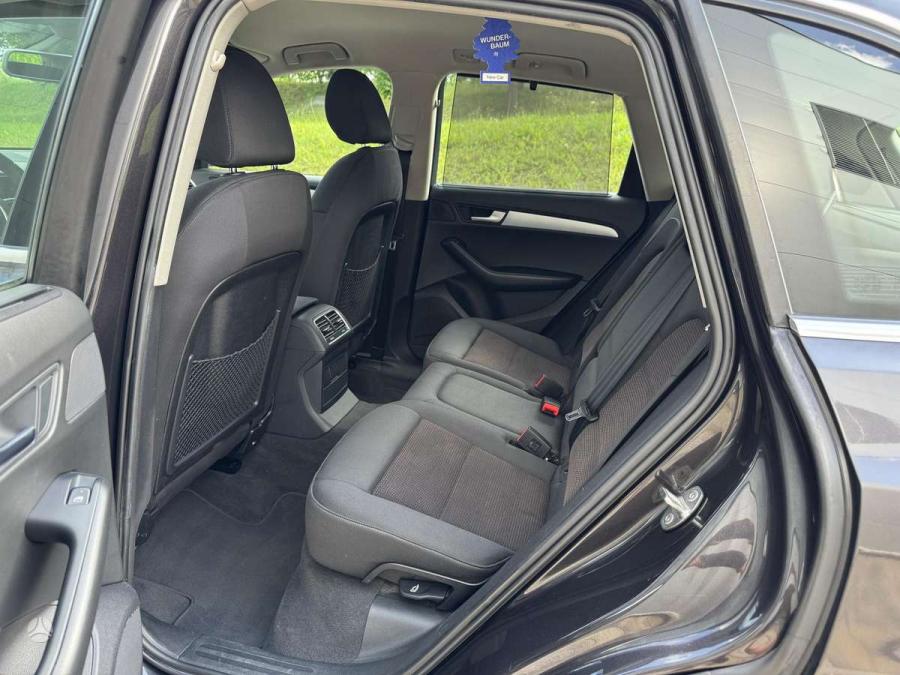 Brūns Audi Q5 2010 Alīta, ar dzinēja tilpumu 2.00 L un nobraukumu 285 tūkst. km par 8100 €, foto 11 vietnē AUTOMOTO.COM.LV