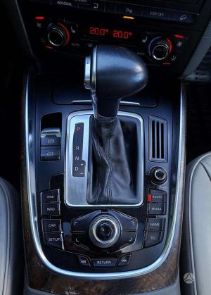 Brūns Audi Q5 2010 Kretinga, ar dzinēja tilpumu 2.97 L un nobraukumu 277 tūkst. km par 9999 €, foto 27 vietnē AUTOMOTO.COM.LV