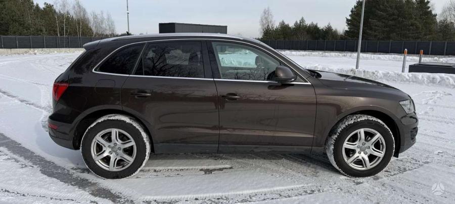 Brown Audi Q5 2011 in Vilnius, with an engine capacity of 1.97 L and mileage of 242 thousand km for 11999 €, photo 6 on AUTOMOTO.COM.LV