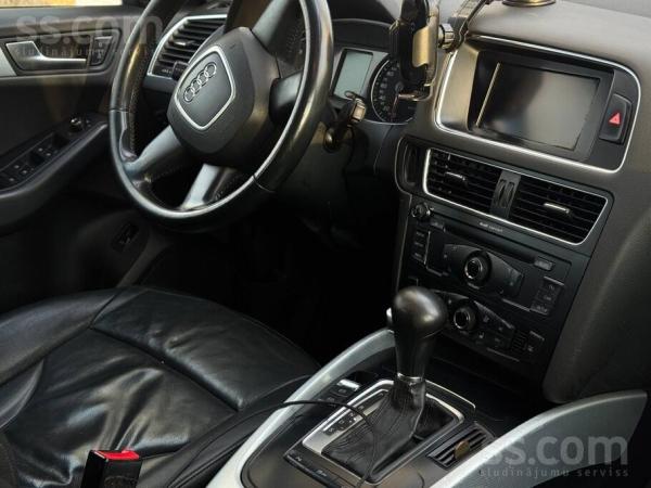 Brown Audi Q5 2011 in Riga, with an engine capacity of 2.00 L and mileage of 293 thousand km for 9800 €, photo 2 on AUTOMOTO.COM.LV